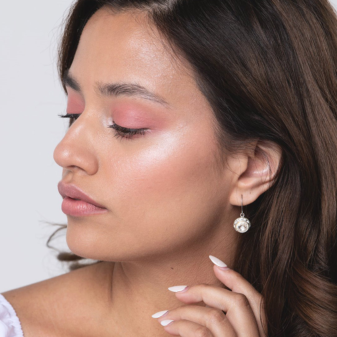 Get the Look: Glossy Cheekbones – Shine Cosmetics